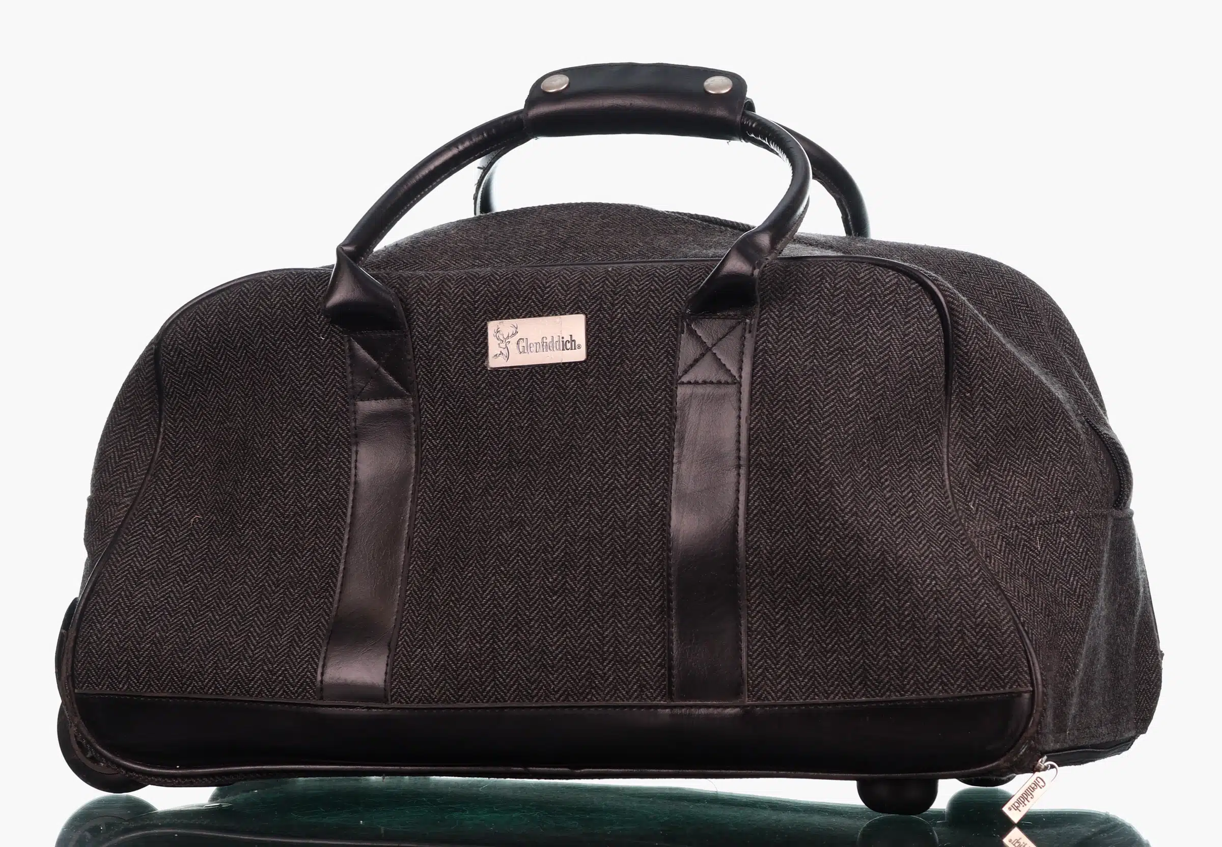 Glenfiddich Tweed Travel Bag Whisky | Just Whisky Auction